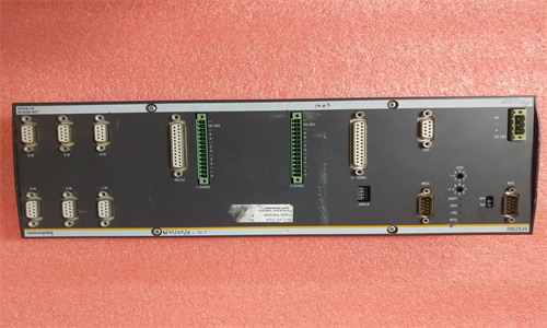 SFS236C BACHMANN 位于模板右面的连接器为A组和B组:模板左面的连接器为C组和D组。如果需要其它长度的电缆来连接这些模板时 – ...